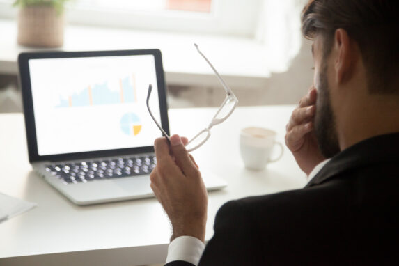 ¿Qué es la fatiga visual? Síntomas, remedios y tratamientos